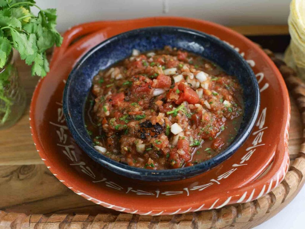 Easy Red Salsa Recipe - EatPlant-Based